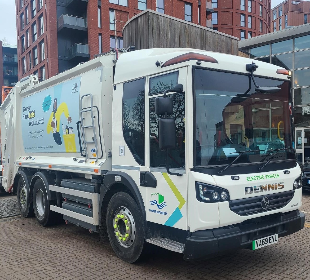 Tower Hamlets introduces its first electric bin lorry | Janomot :: 24 ...